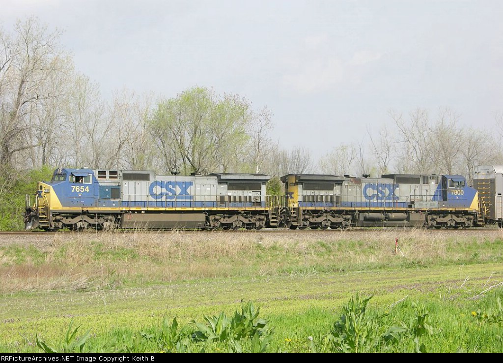 CSX 7654 and 7800